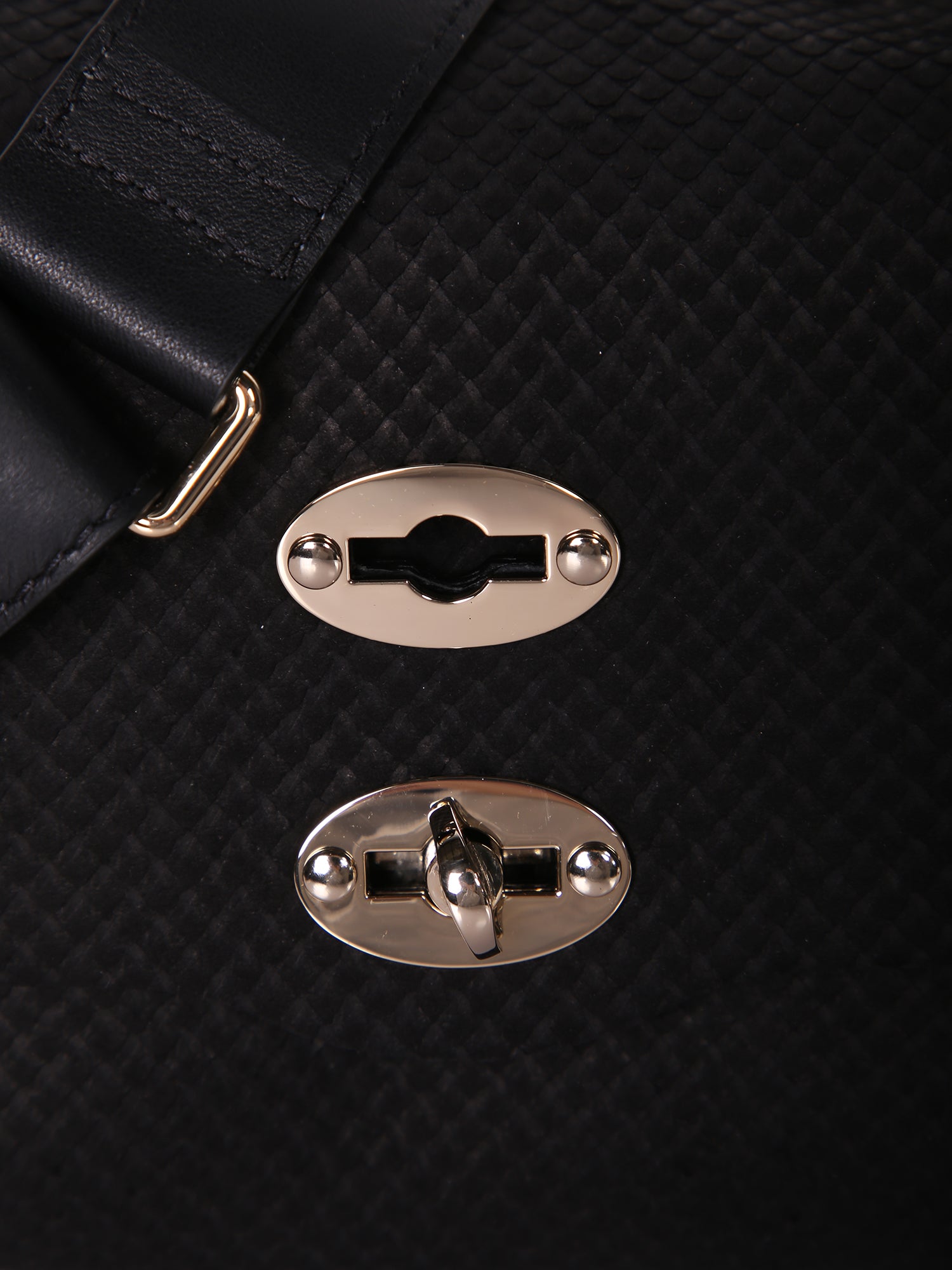 Postina Amoretto B Black Etna Bag – DELL'OGLIO